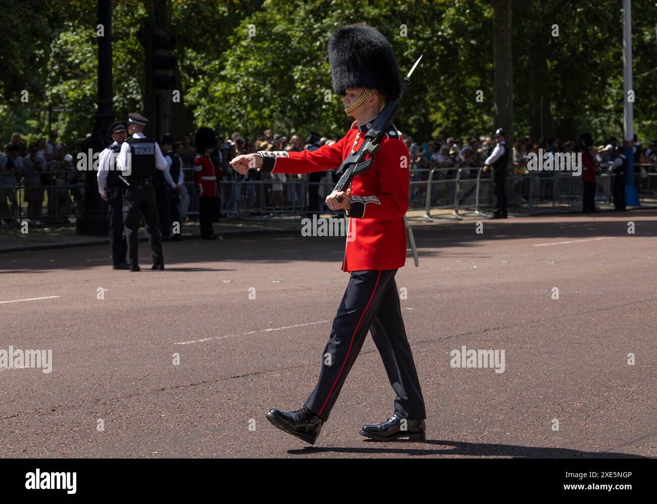 Guard marching in The Mall Stock Photo - Alamy