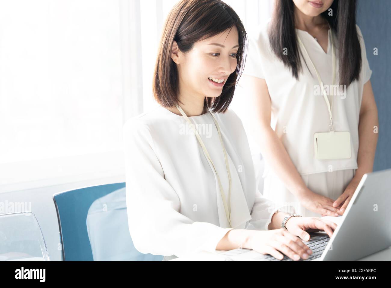Japanese office computers hi-res stock photography and images - Alamy