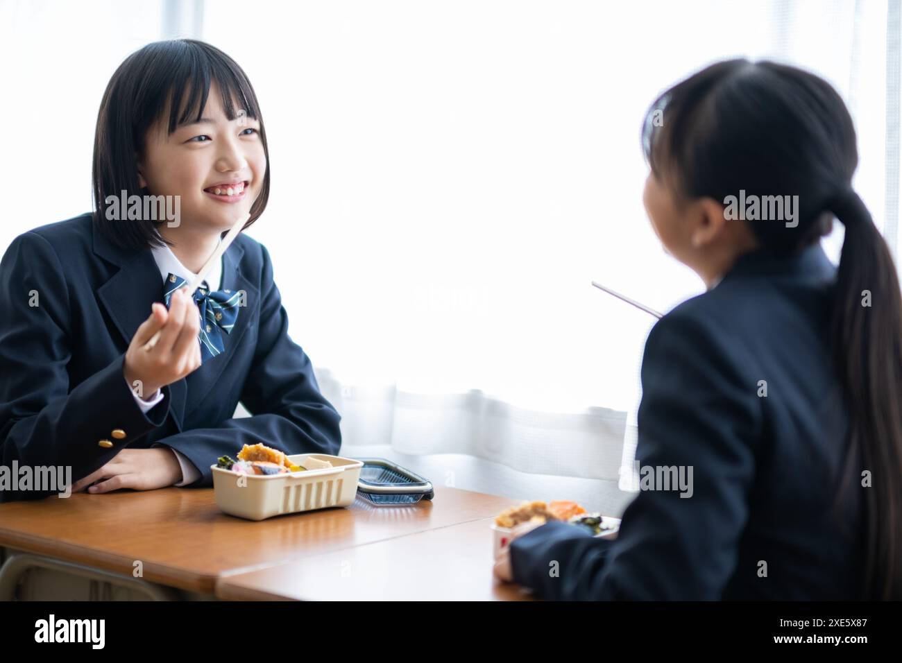 student eating lunch Stock Photo - Alamy
