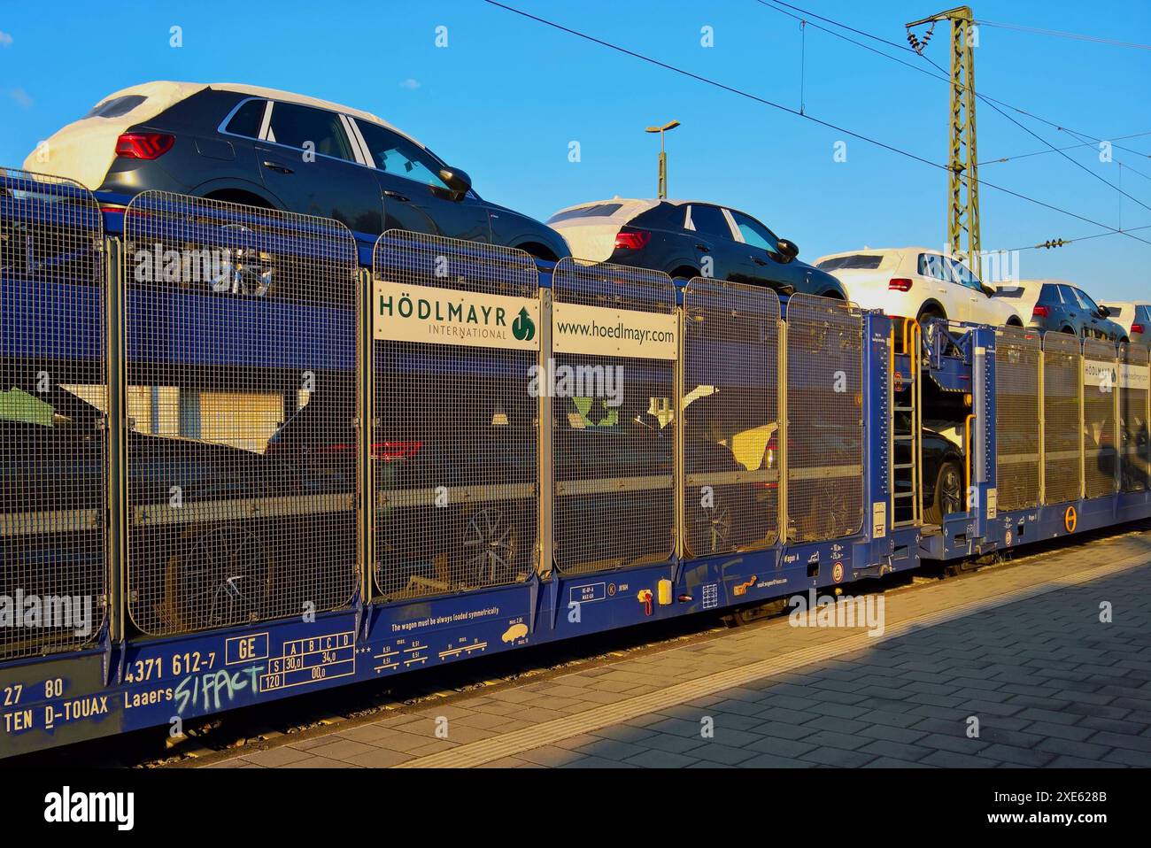 Geschäftsjahr 2024 transport hi-res stock photography and images - Alamy