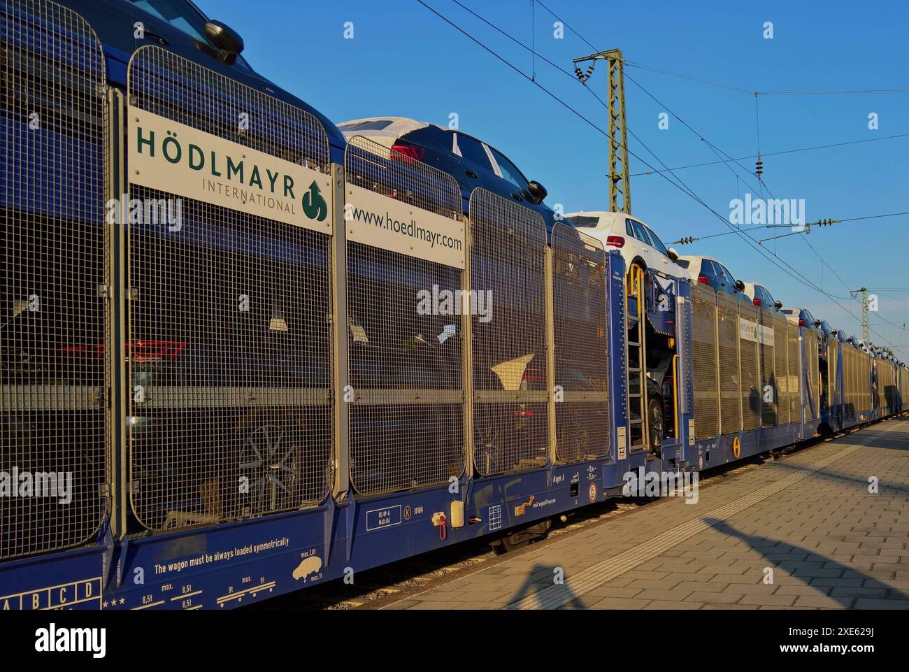 Geschäftsjahr 2024 transport hi-res stock photography and images - Alamy