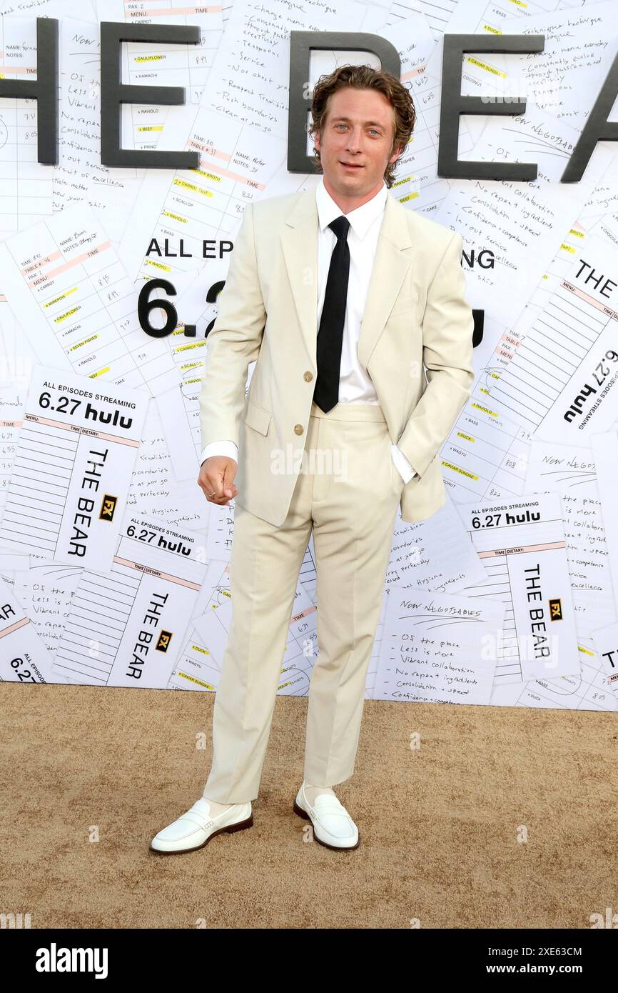 LOS ANGELES - JUN 25: Jeremy Allen White at The Bear Season 3 Premiere ...