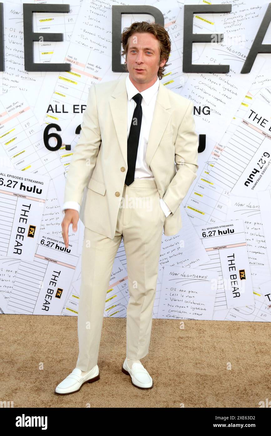 LOS ANGELES - JUN 25: Jeremy Allen White at The Bear Season 3 Premiere ...