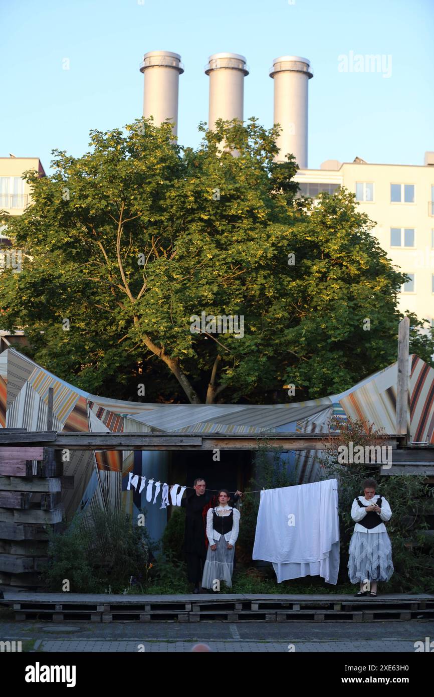 Henning Bormann als Mephistopheles, Anna-Luise Barth als Margarete ...