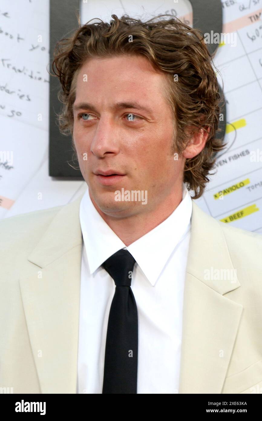 LOS ANGELES - JUN 25: Jeremy Allen White at The Bear Season 3 Premiere ...