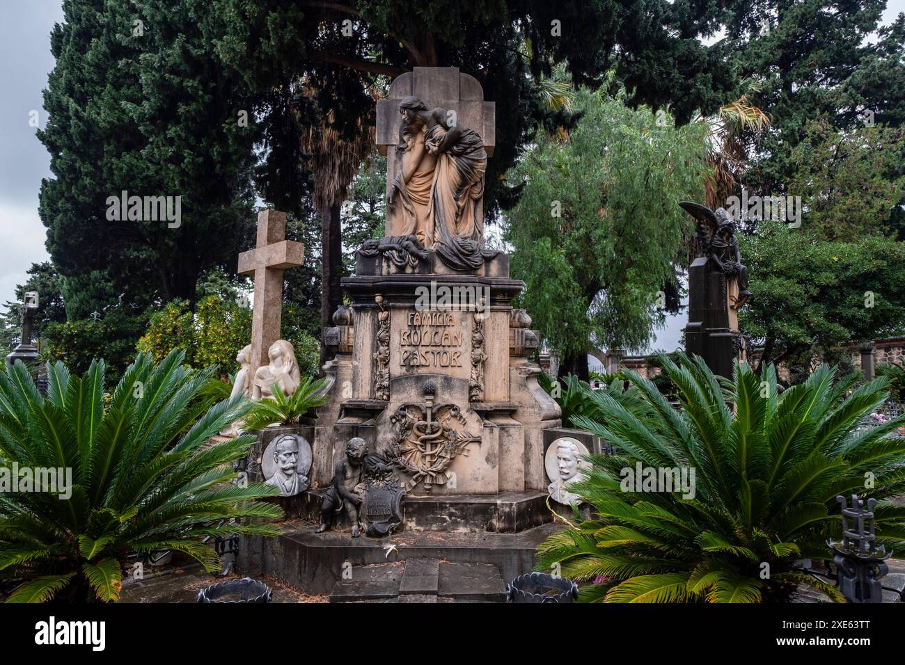 Sculptural set of the memorial tomb owned by the Rullan Pastor family ...