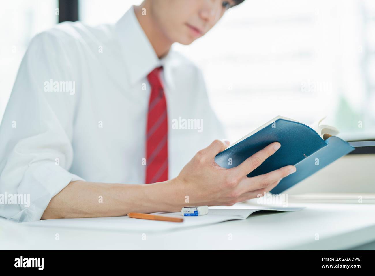 Japanese high school student book hi-res stock photography and images ...