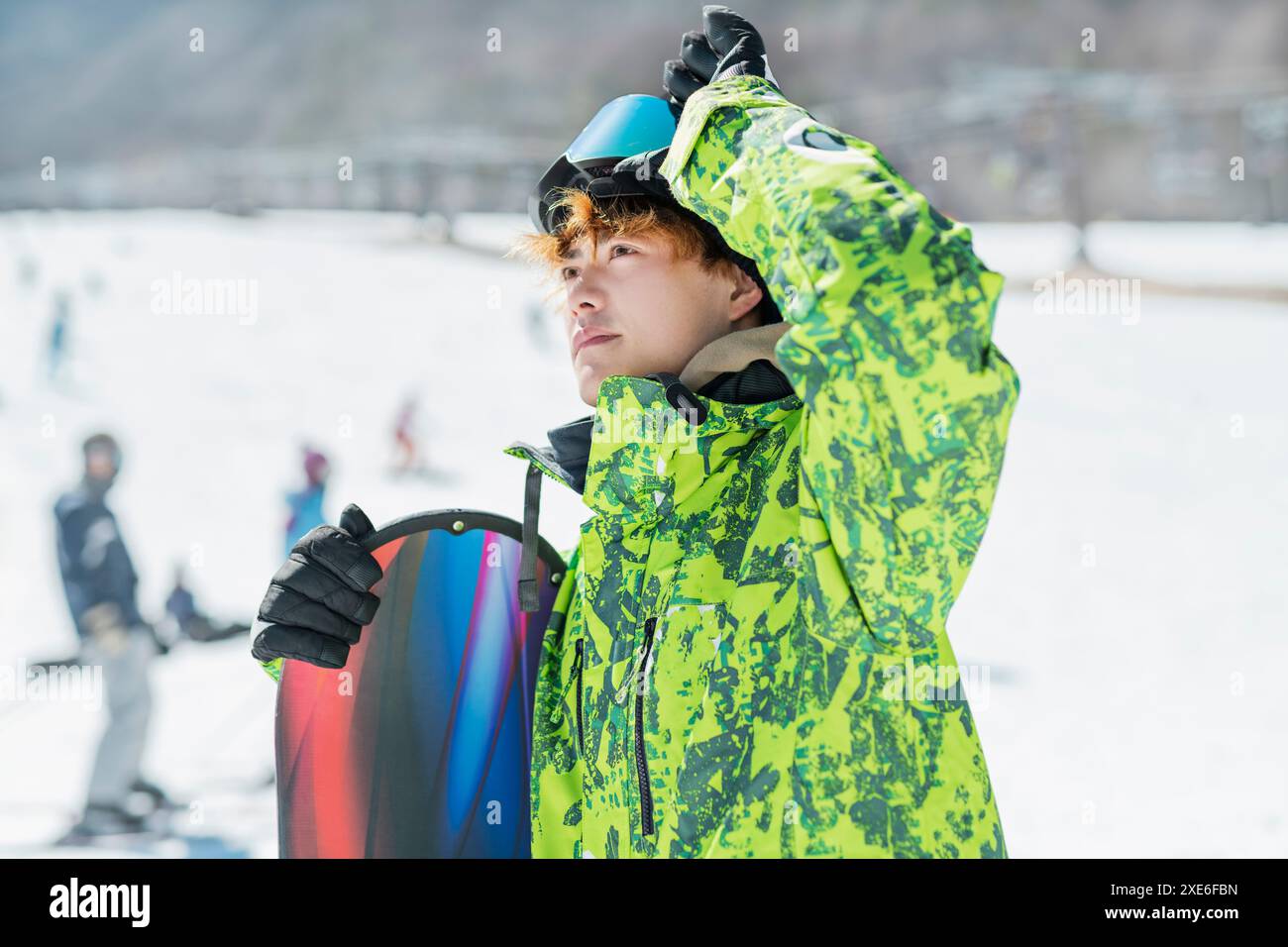 Portrait asian snowboarder hi-res stock photography and images - Alamy