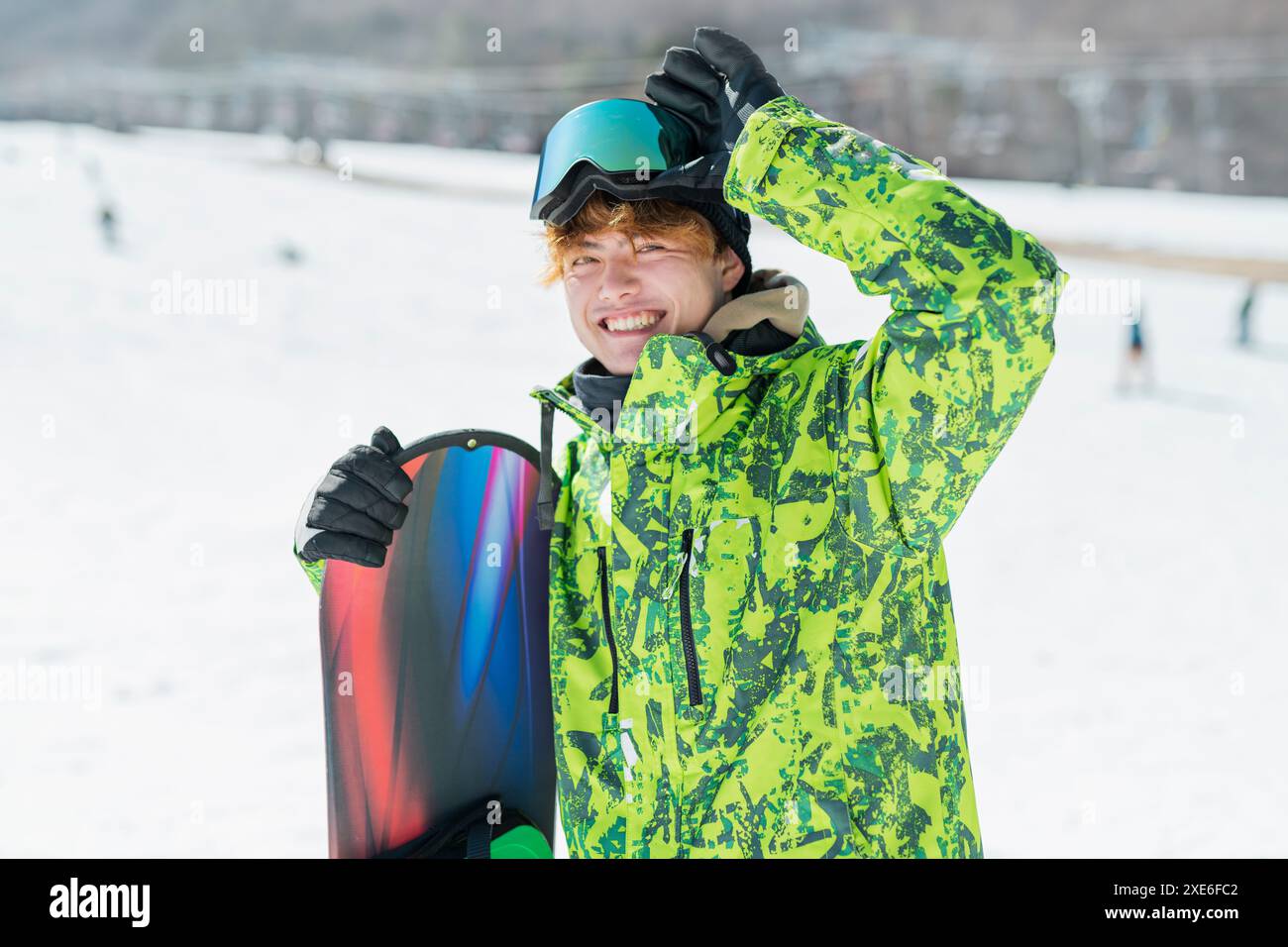 Asian male snowboarder hi-res stock photography and images - Alamy