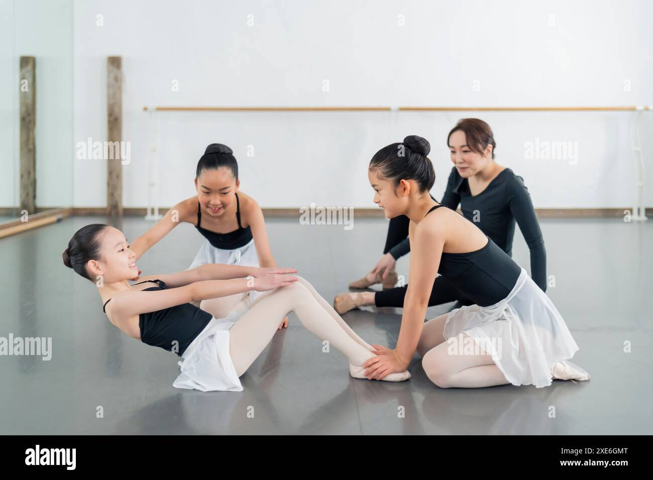 Children presentation ballet hi-res stock photography and images - Alamy