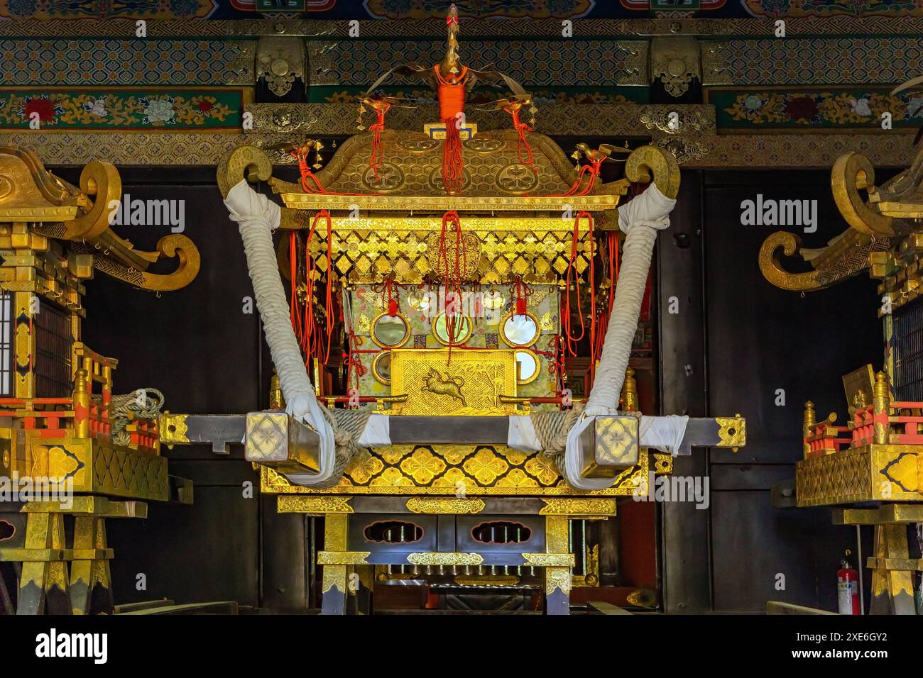 Japanese temple interior hi-res stock photography and images - Alamy