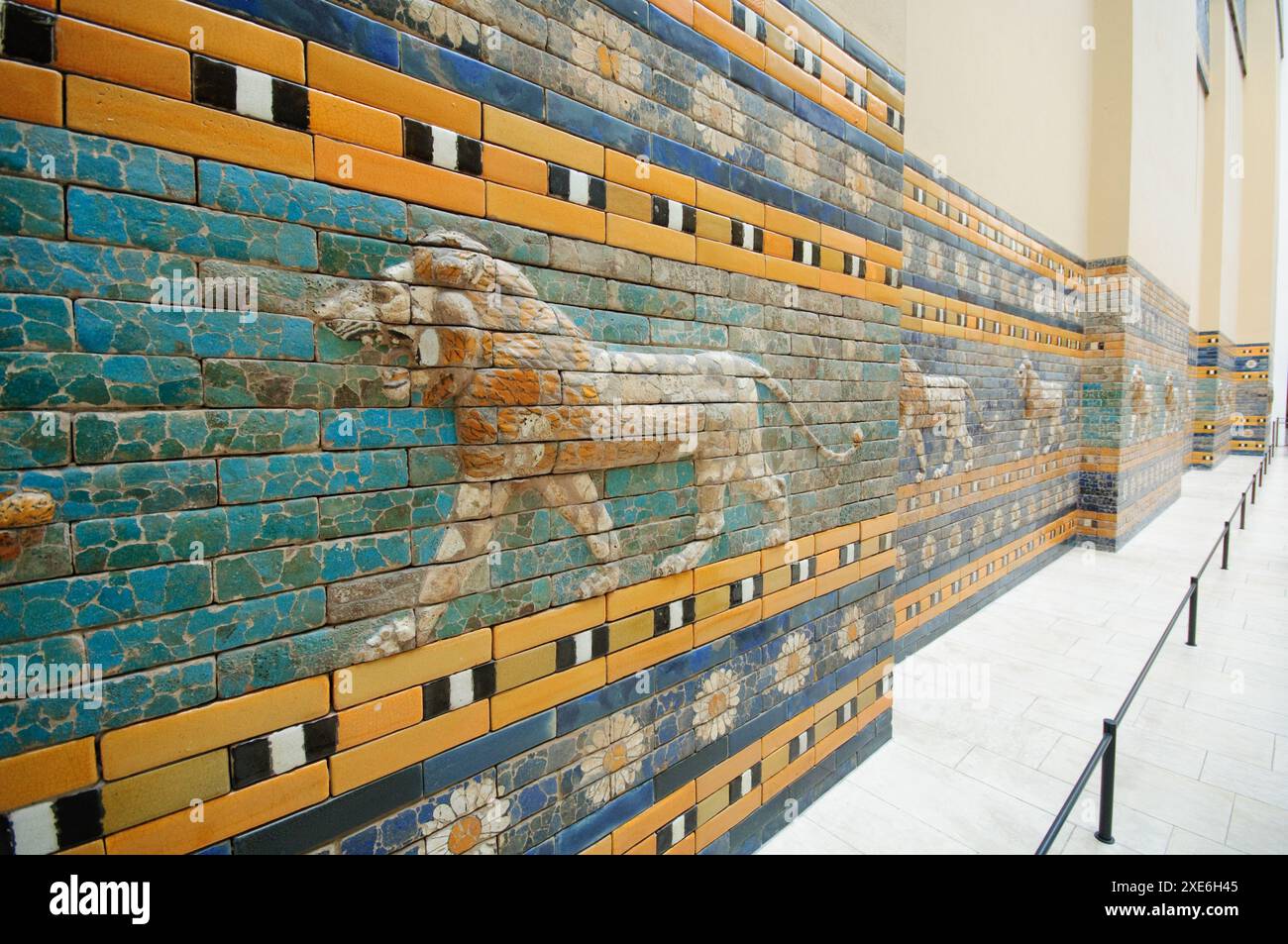 Babylon ishtar gate painting hi-res stock photography and images - Alamy