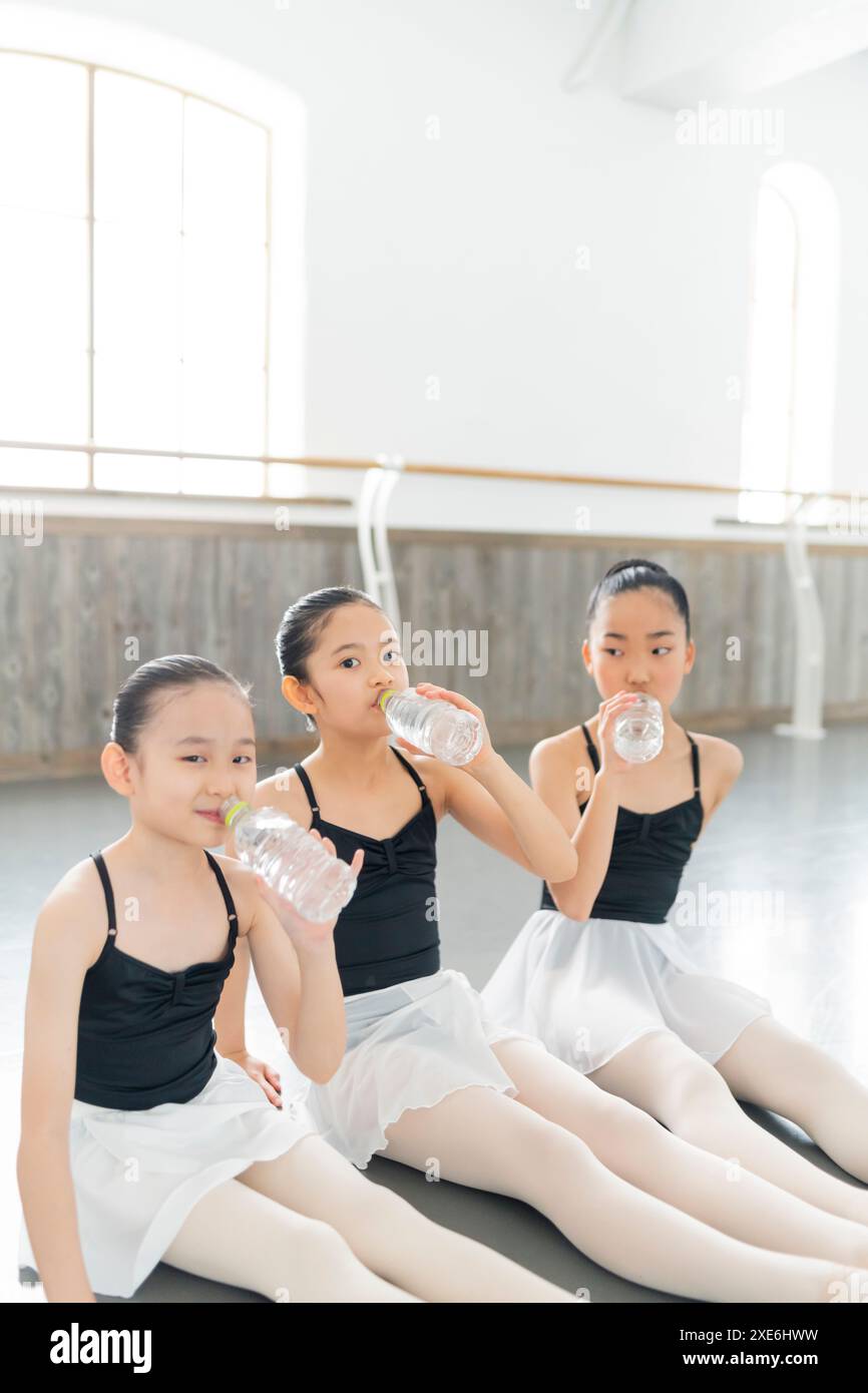 Ballet class, girls during break Stock Photo - Alamy