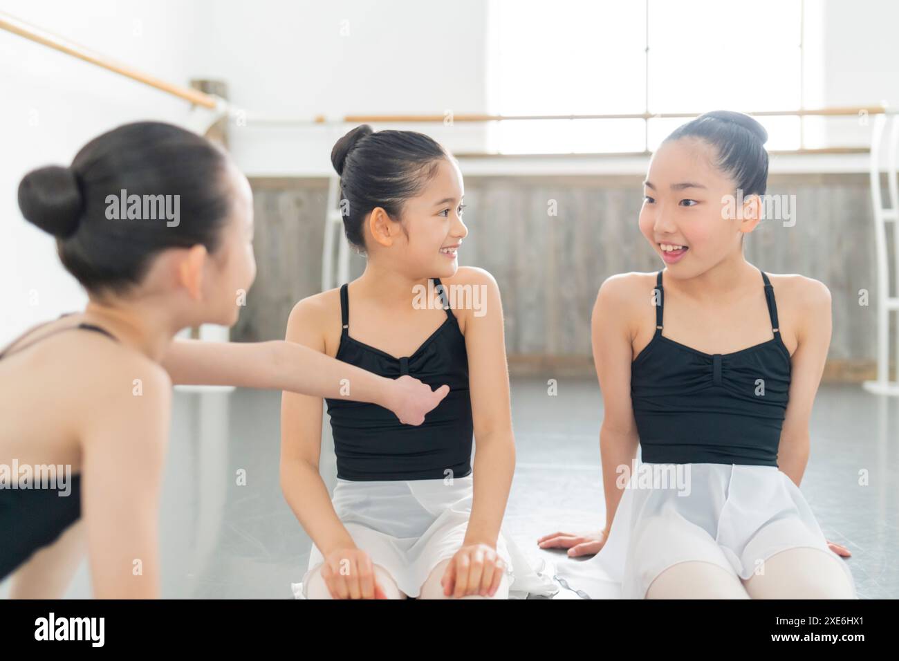Female ballet dancer talking friends hi-res stock photography and ...