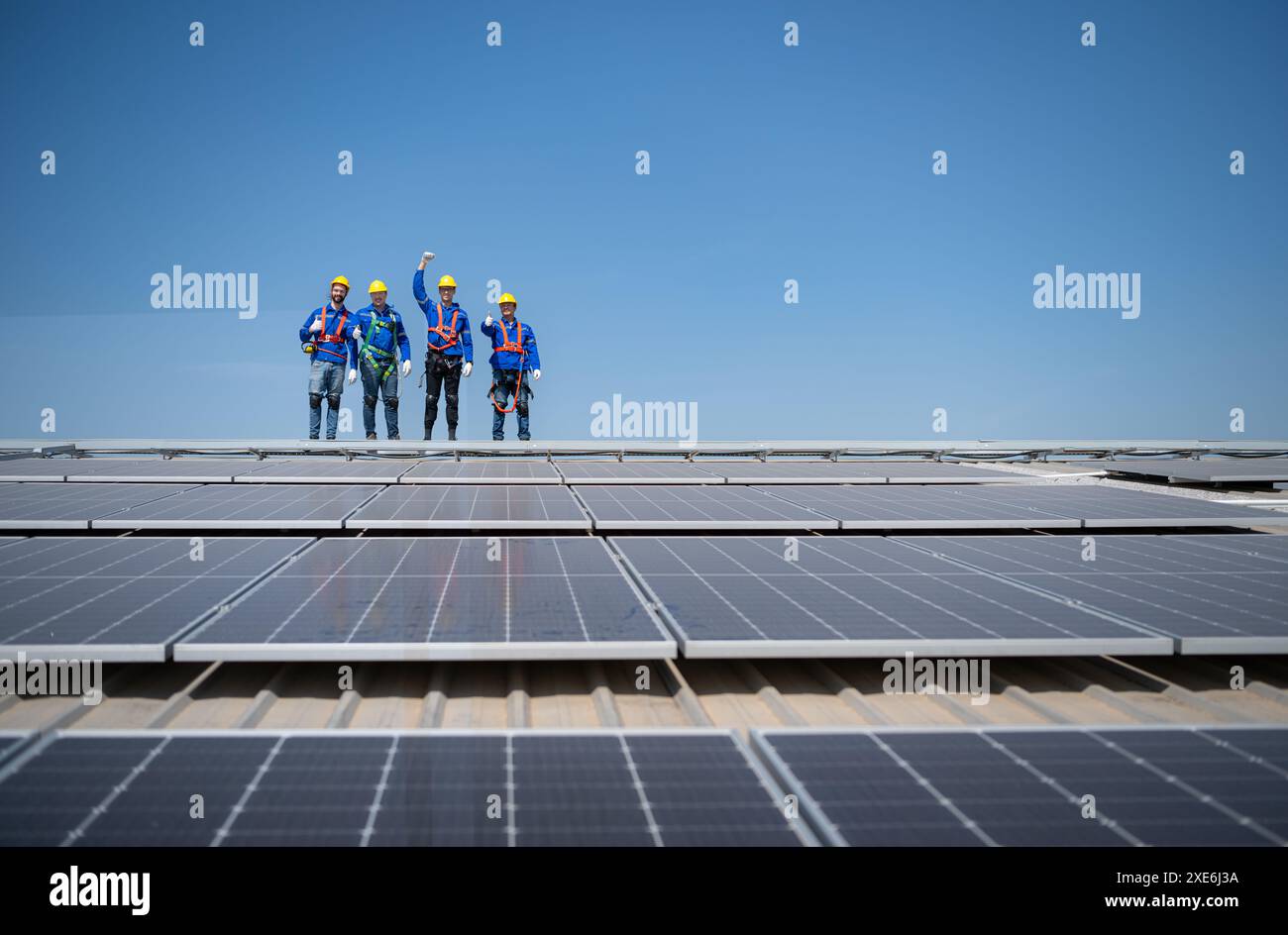 Engineering group in solar hi-res stock photography and images - Alamy