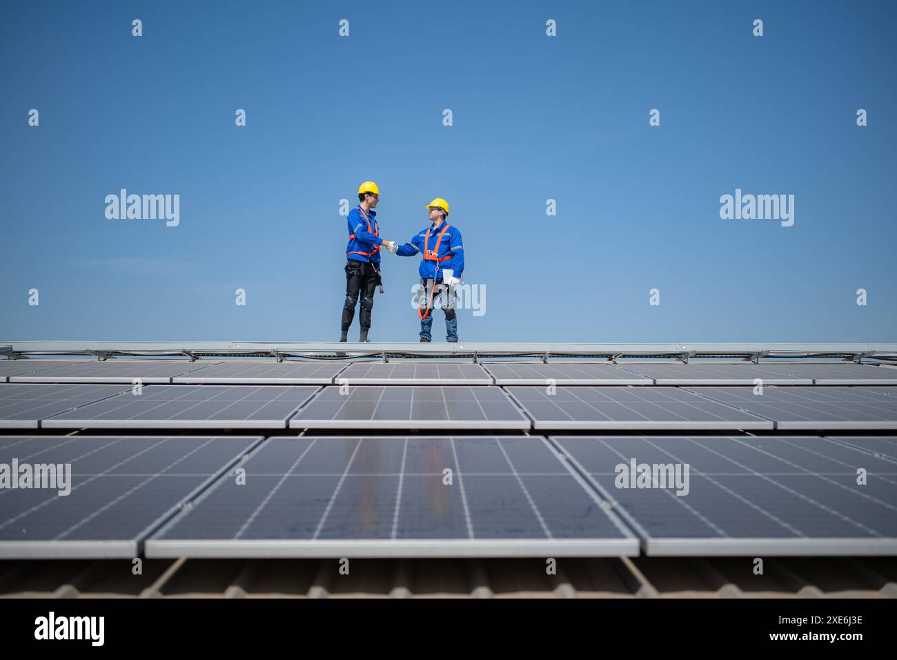Technician working on solar panels hi-res stock photography and images ...