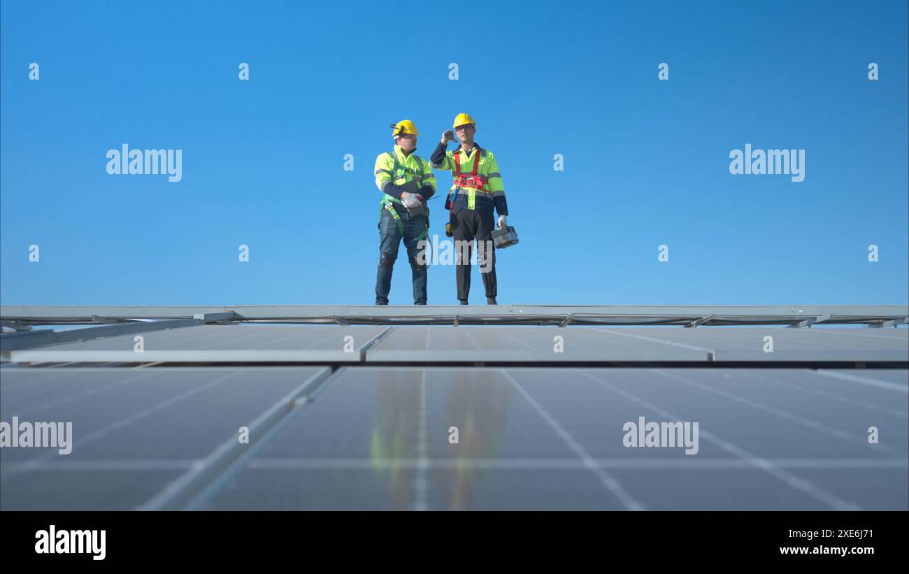 Technician working on solar panels hi-res stock photography and images ...