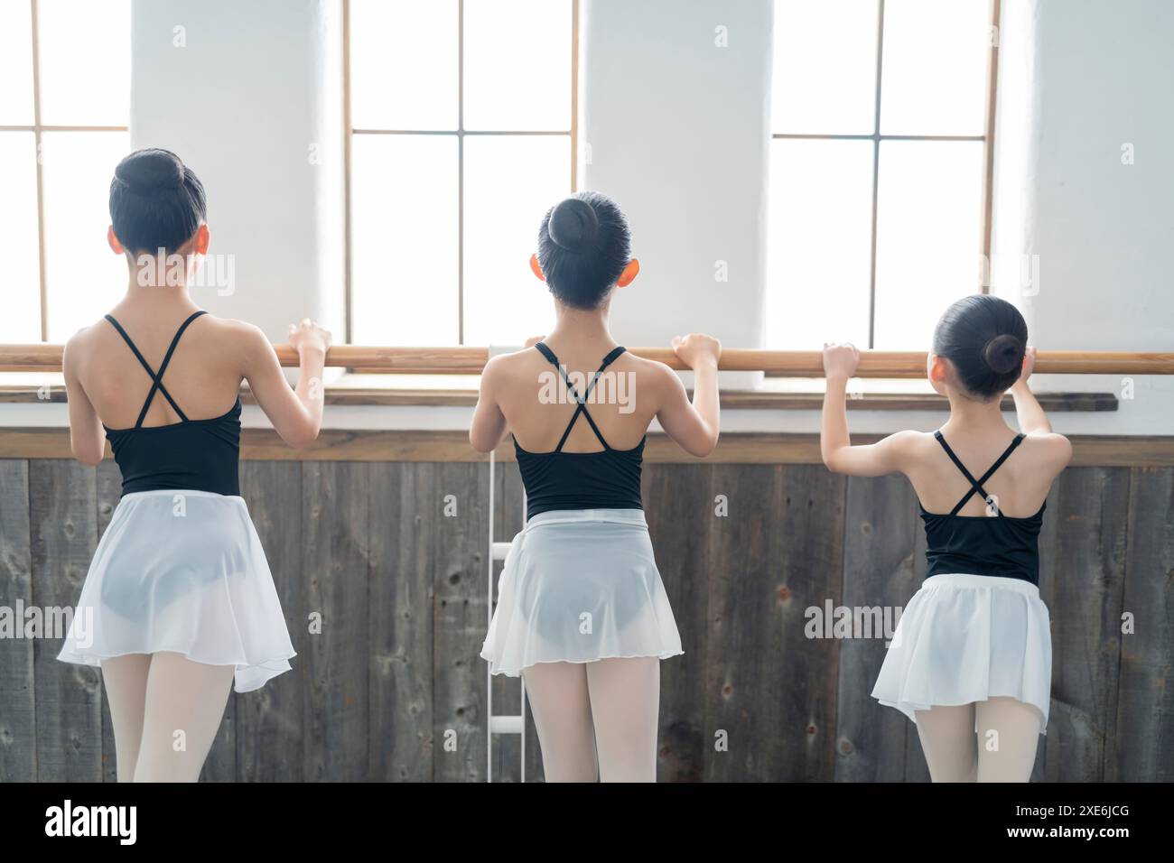 Ballet class - girls Stock Photo - Alamy