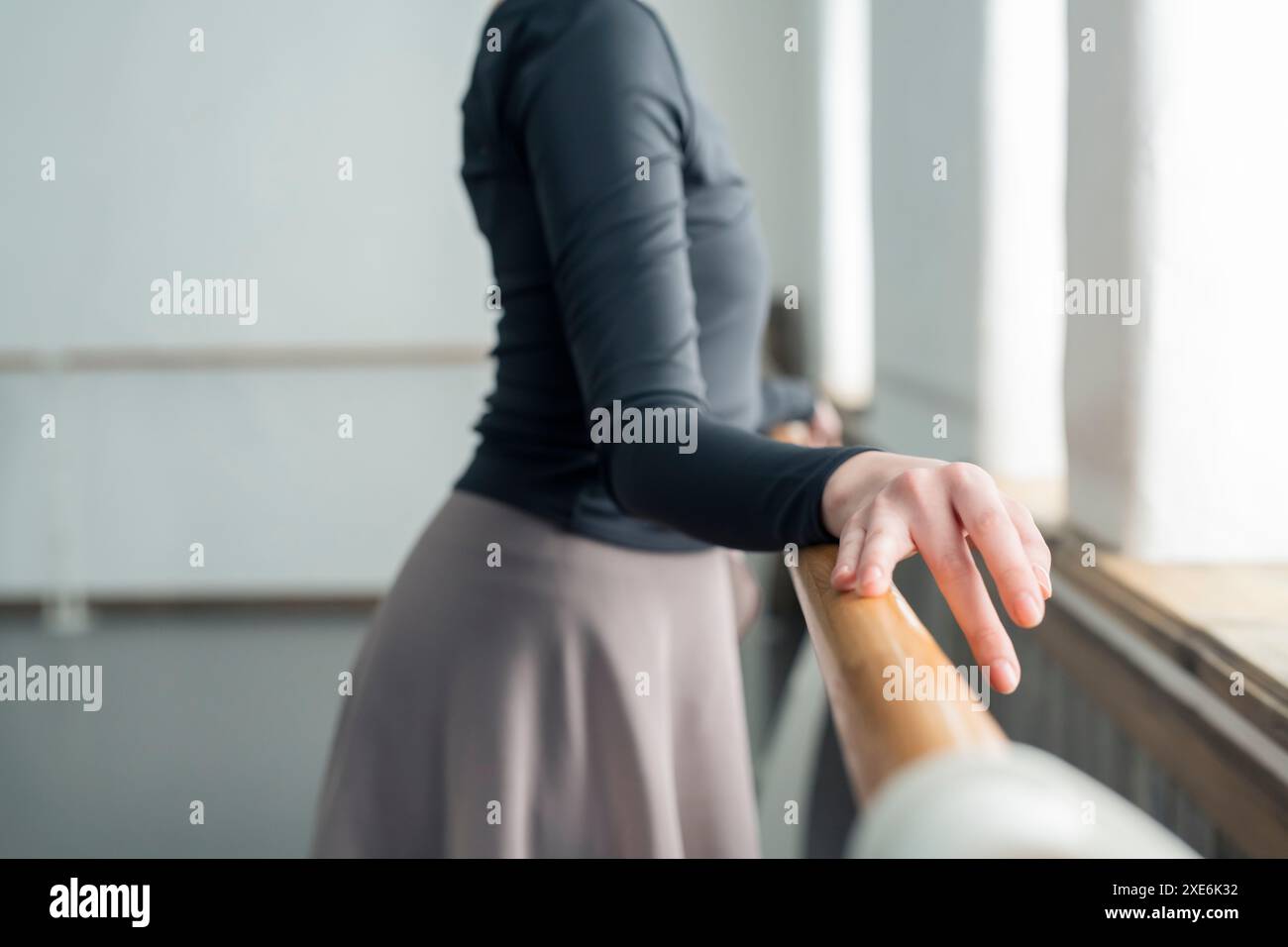 Ballet class, instructor Stock Photo - Alamy