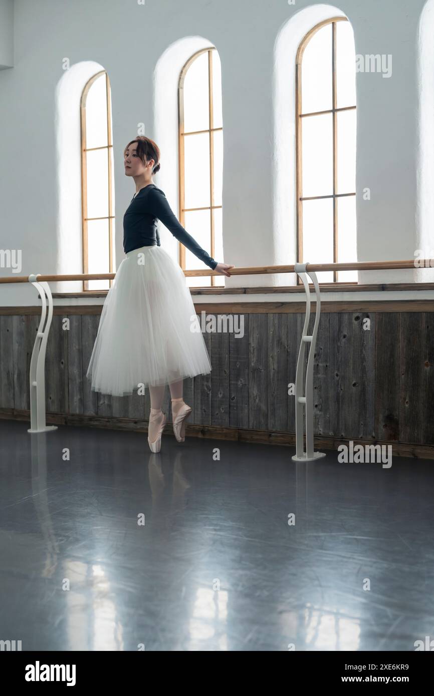 Ballet class, instructor Stock Photo - Alamy
