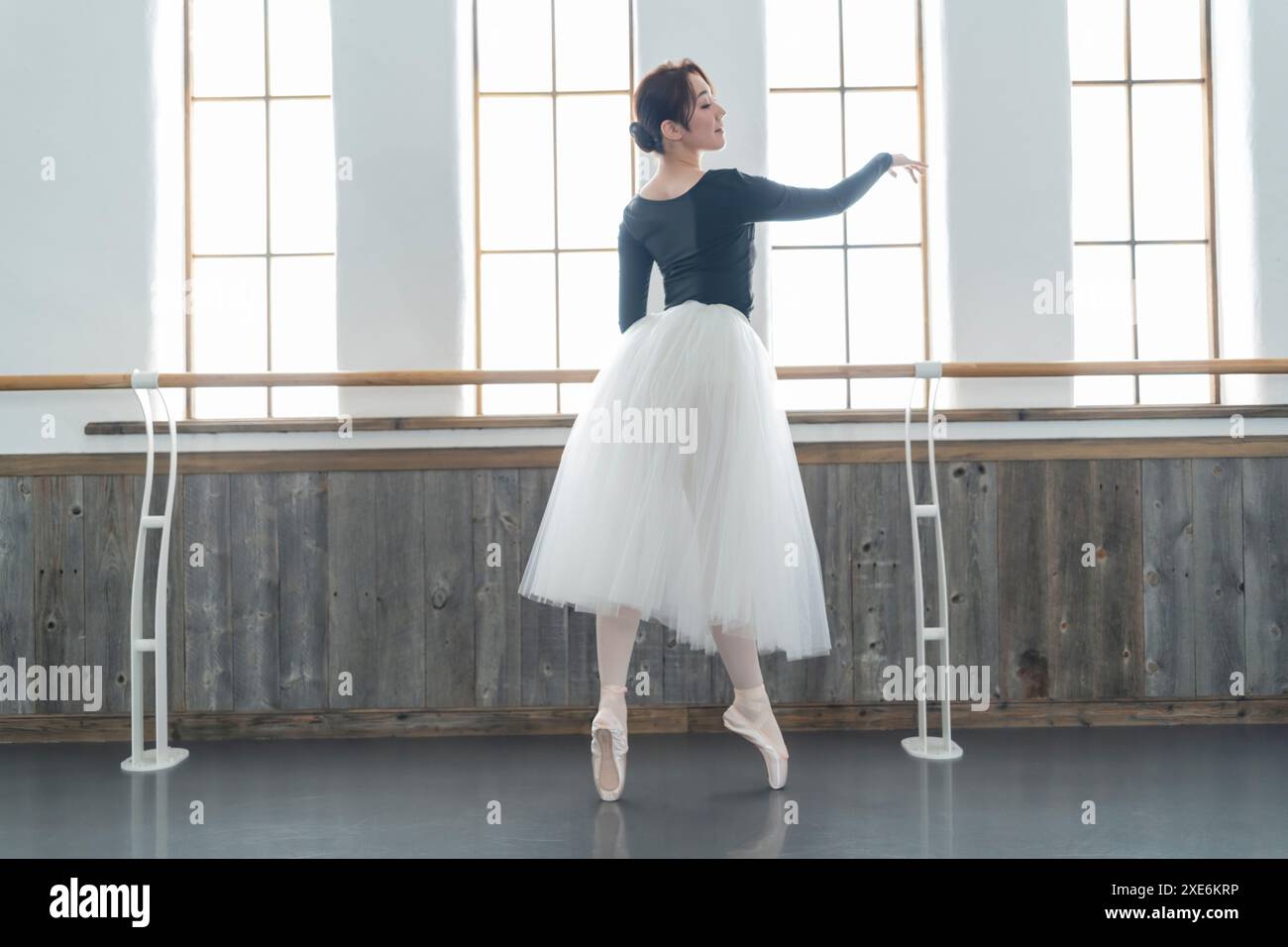 Ballet class, instructor Stock Photo - Alamy