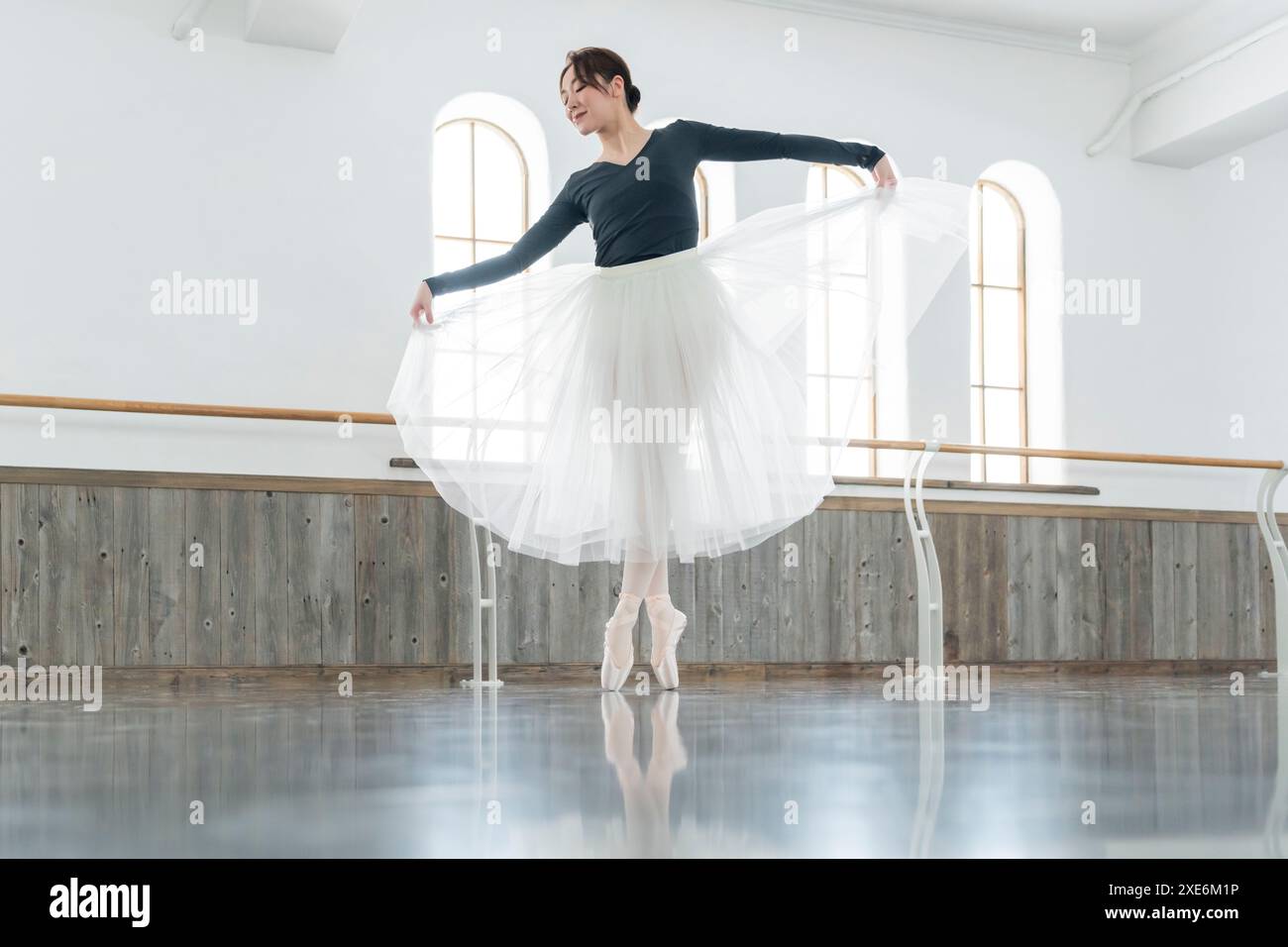 Ballet class, instructor Stock Photo - Alamy
