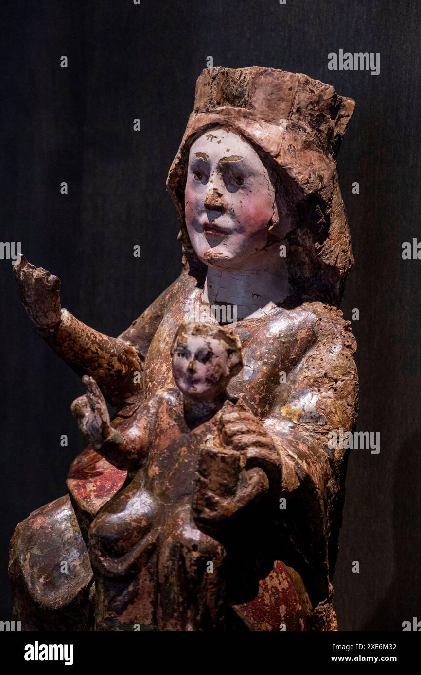 Virgin with child Stock Photo - Alamy