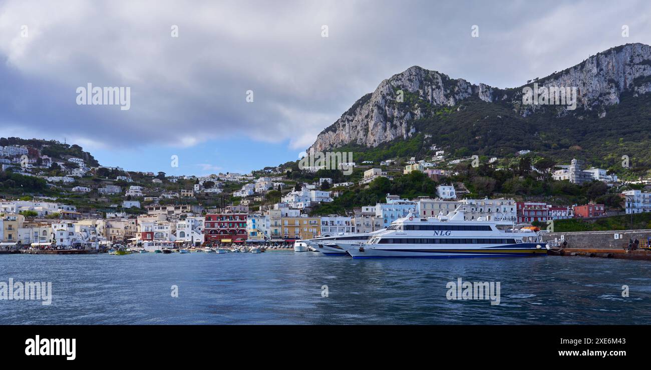 The harbor of the island of Capri, Campanian Archipelago, Italy Stock ...