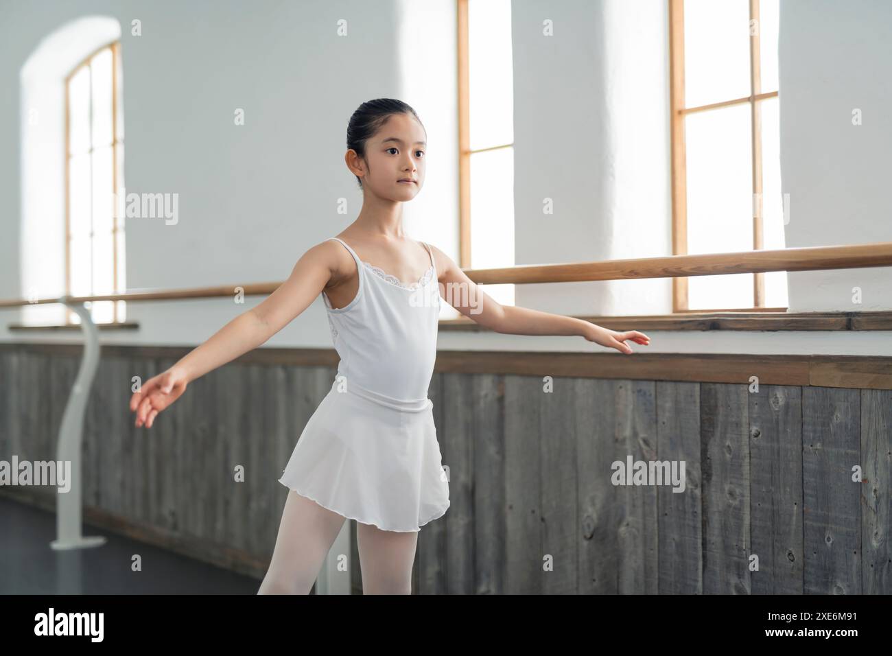 Ballet studio primary hi-res stock photography and images - Alamy