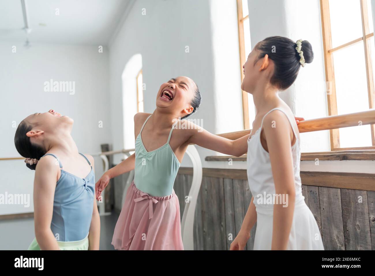 Ballet class - girls Stock Photo - Alamy