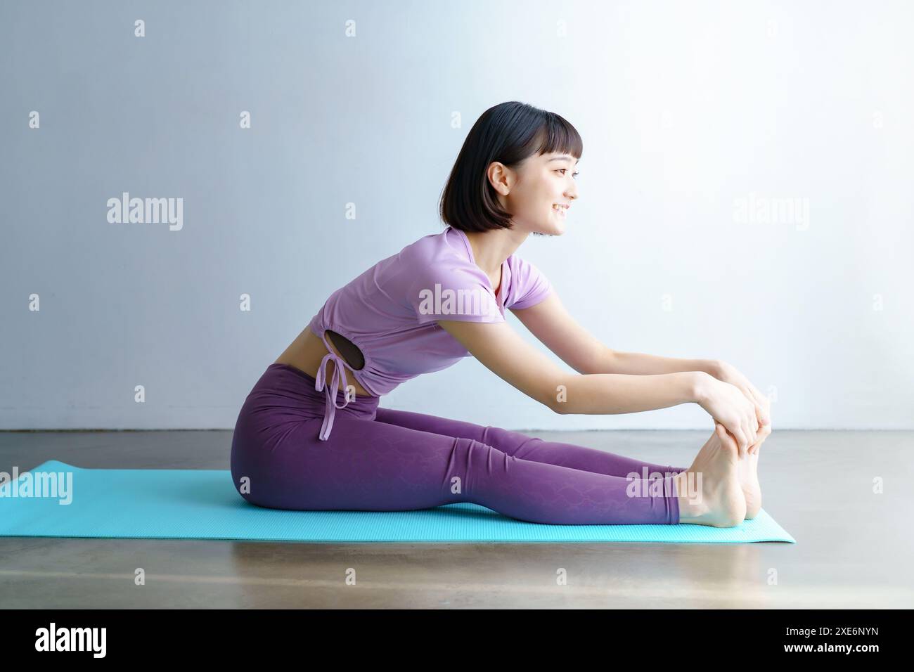 Bending exercises hi-res stock photography and images - Alamy