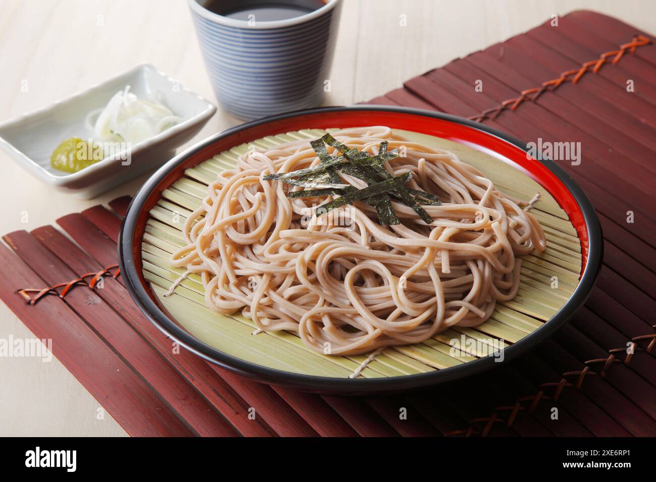 Zaru soba noodles Stock Photo - Alamy