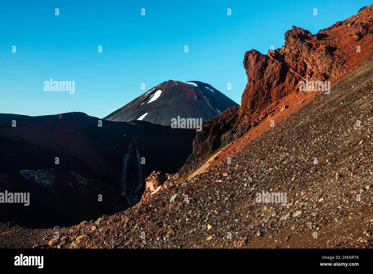 Red Crater and Mount Ngauruhoe in Tongariro National Park, UNESCO World ...