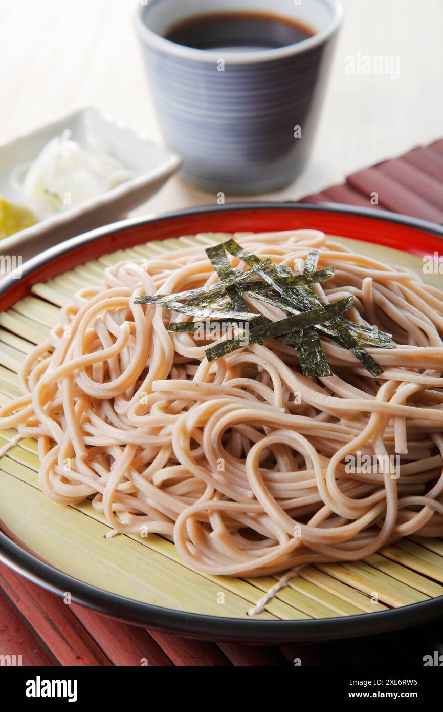 Zaru soba noodles Stock Photo - Alamy