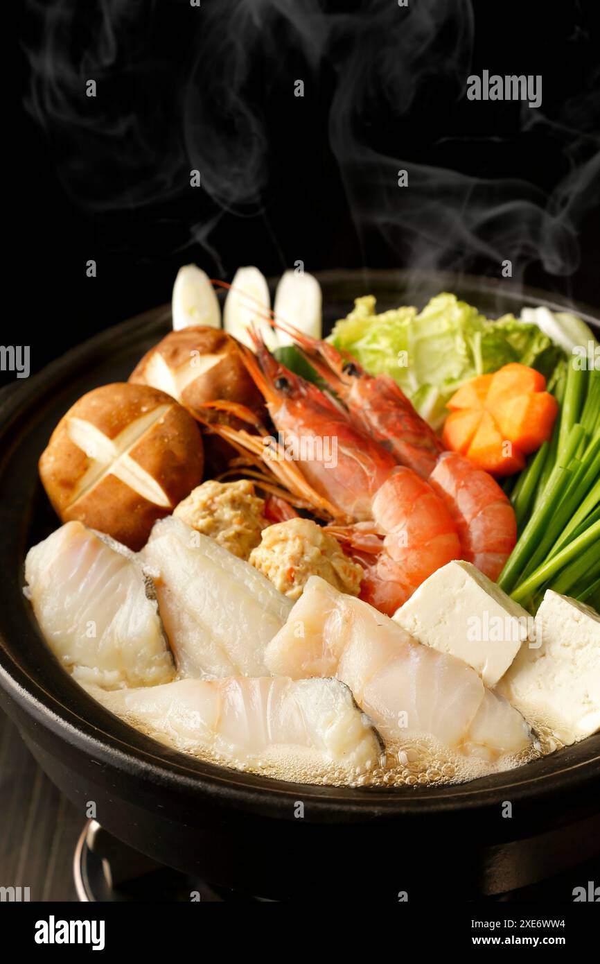 Mizutaki japanese hot pot hi-res stock photography and images - Alamy