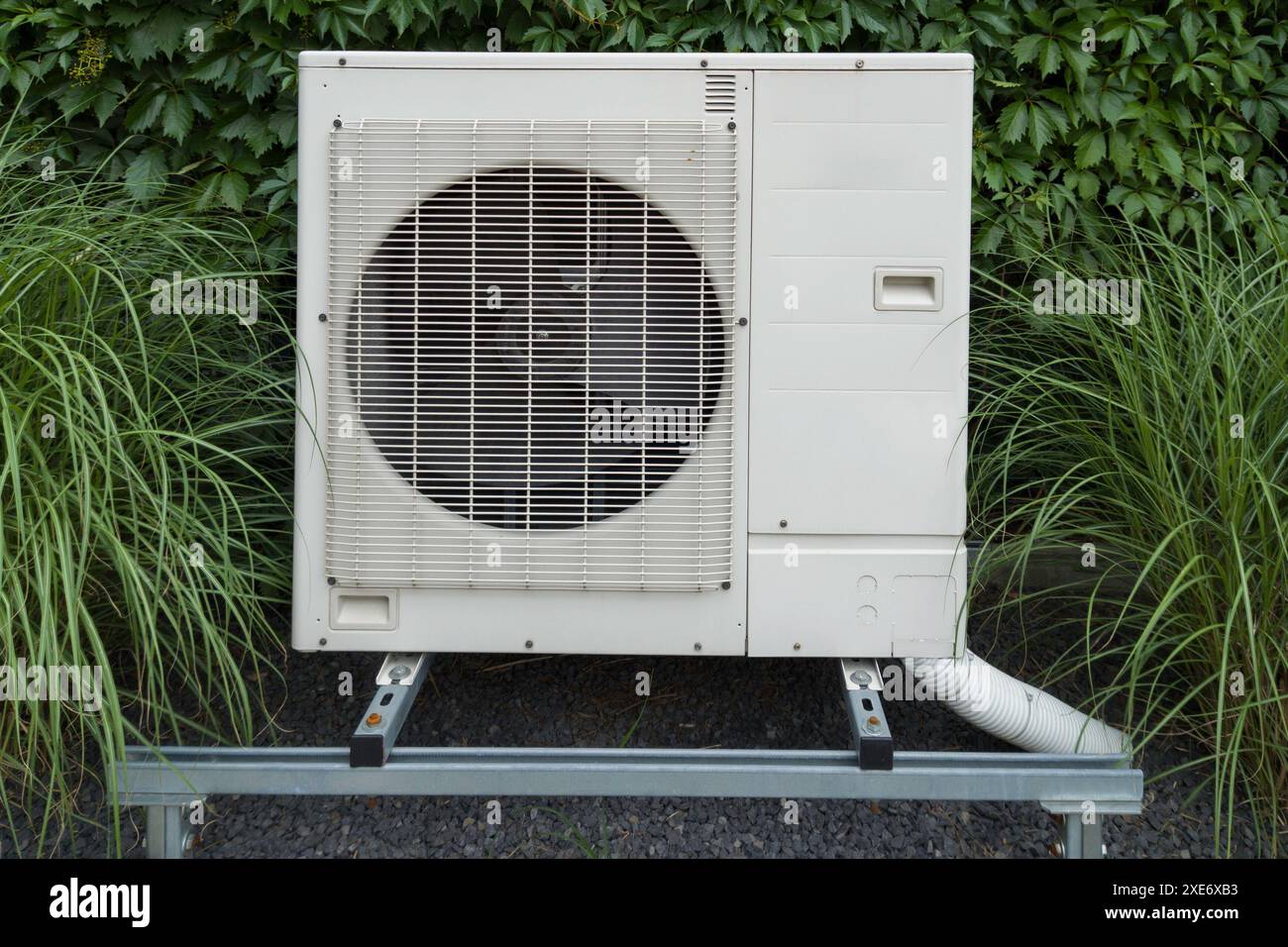 Greenery installation hi-res stock photography and images - Alamy