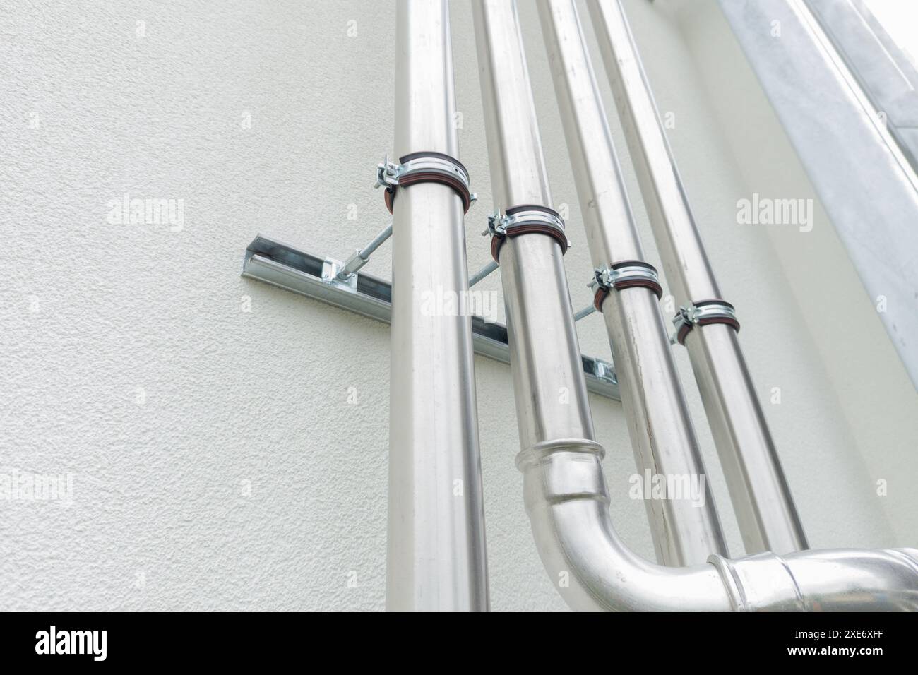 Stainless steel support system hi-res stock photography and images - Alamy