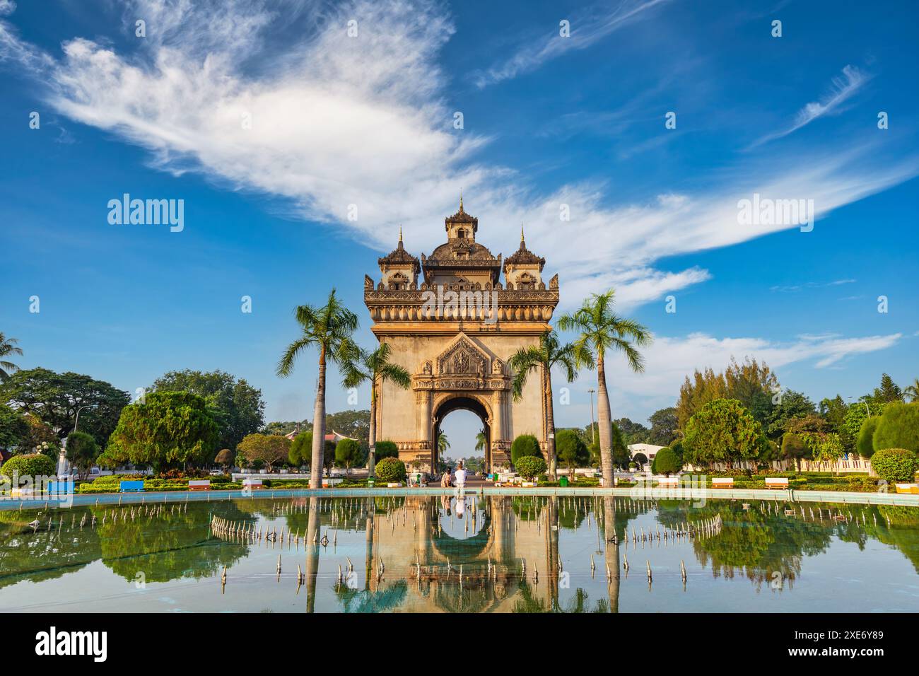 Vientiane Laos, city skyline at Patuxai (Patuxay) and fountain the most ...