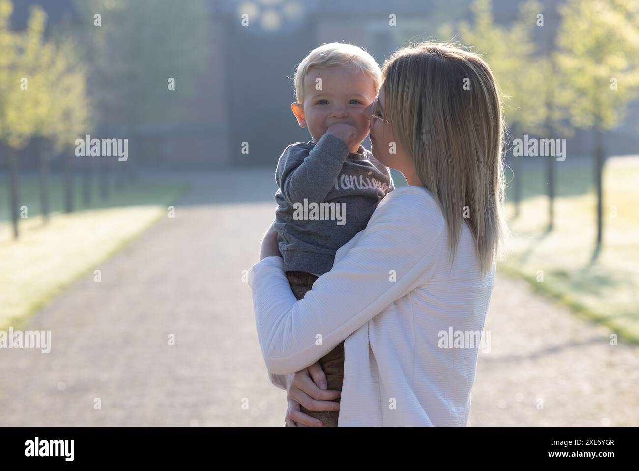 Nurturing moments hi-res stock photography and images - Alamy