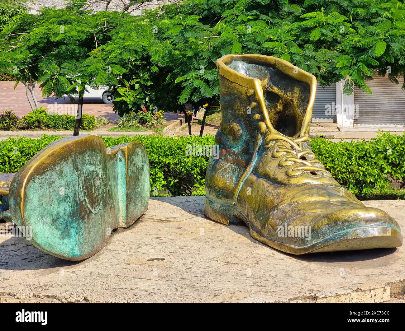 Colombia, Cartagena de Indias, sculpture monument dedicated to old ...