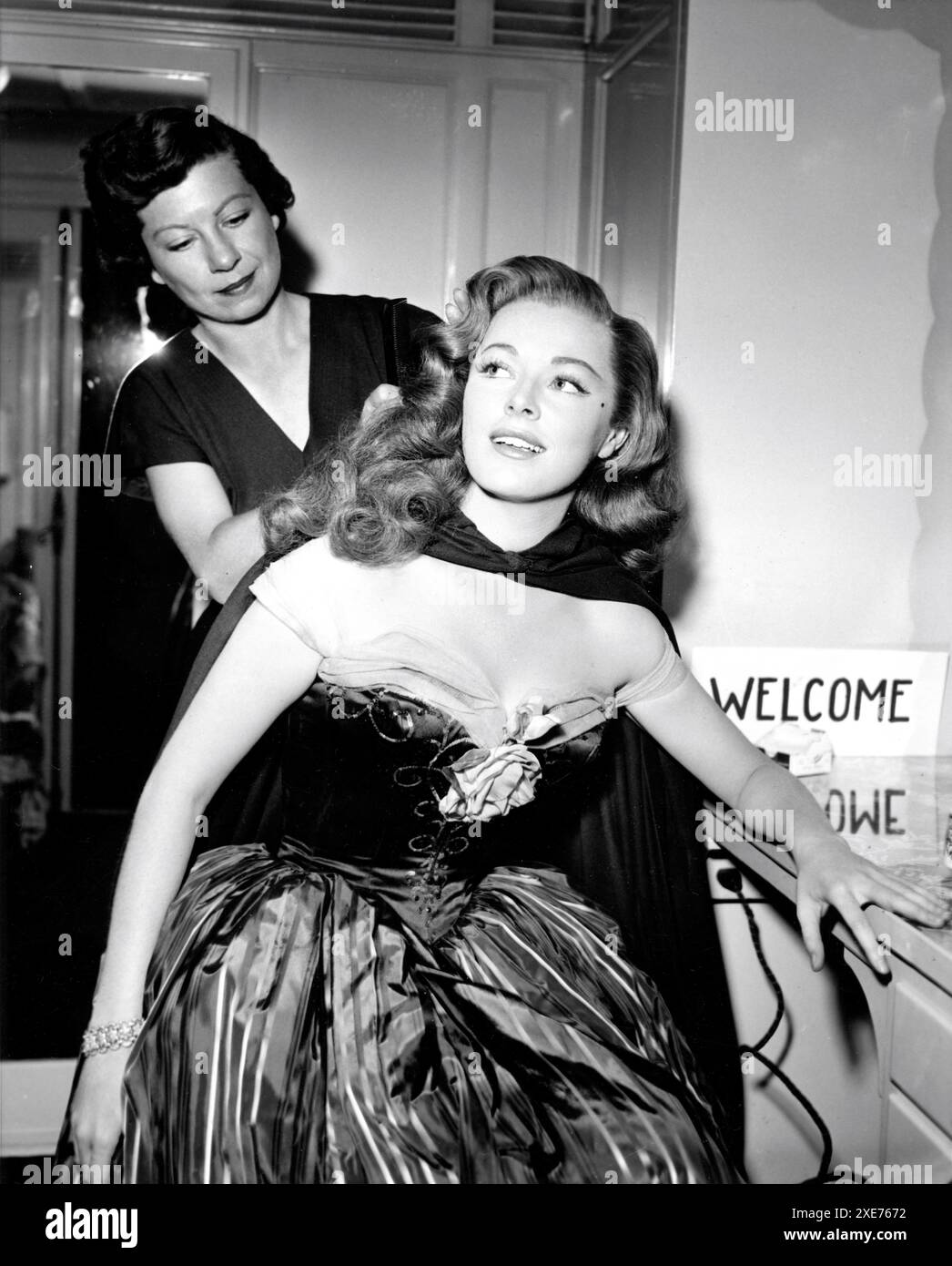 ELEANOR PARKER dressing room candid during filming of SCARAMOUCHE 1952 ...