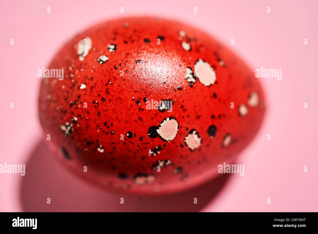 Red easter egg close hi-res stock photography and images - Alamy