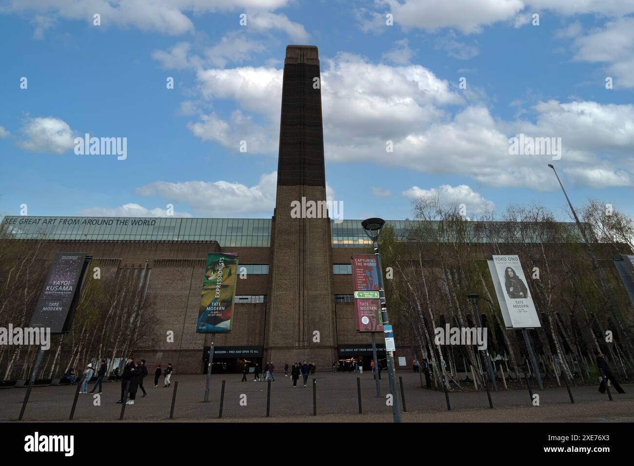 The front facade of the Tate Modern art gallery on the South Bank of ...