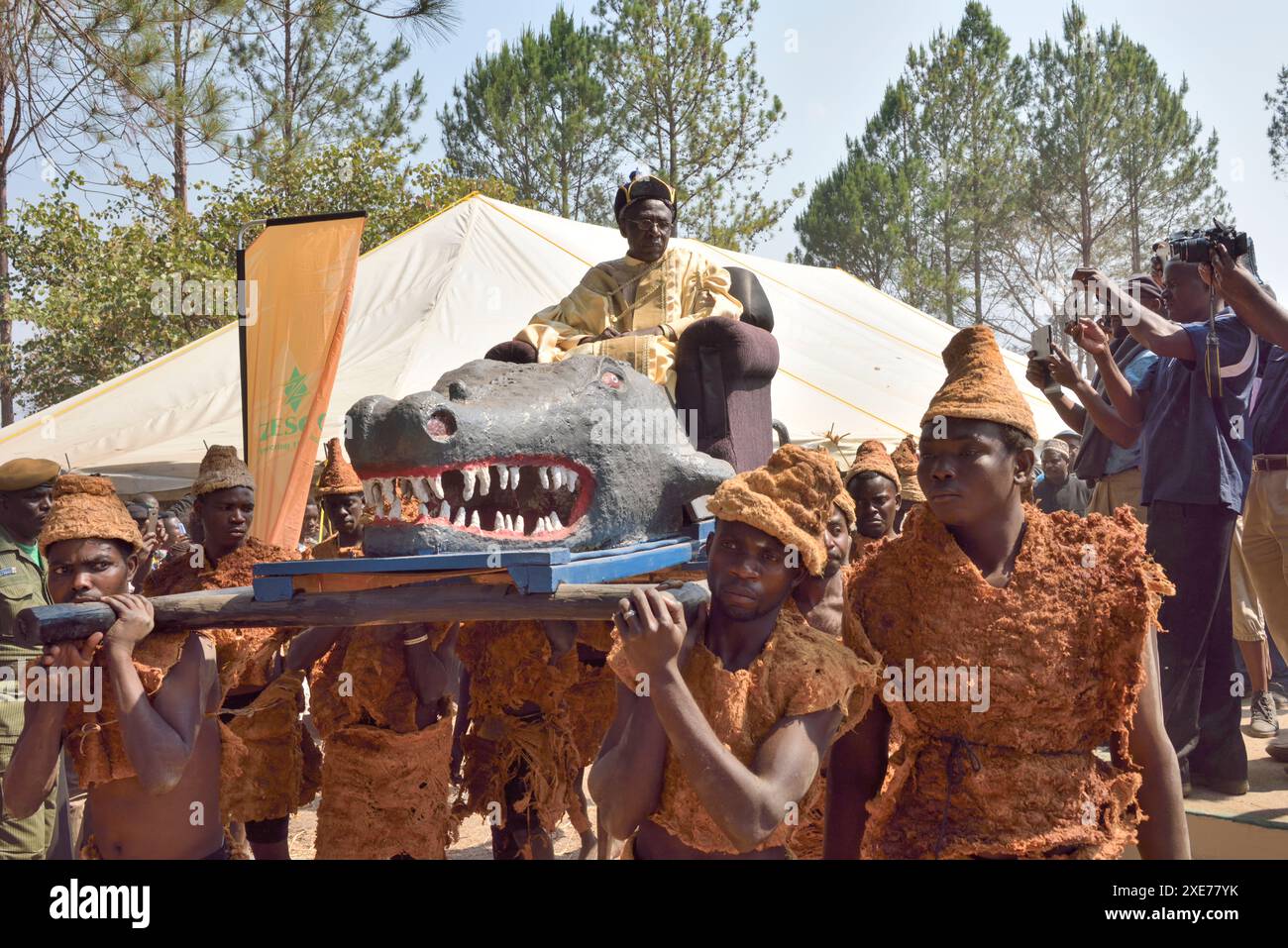 Paramount Chief Chitimukulu arriving to start the Ukusefya Pa Ng'wena ...