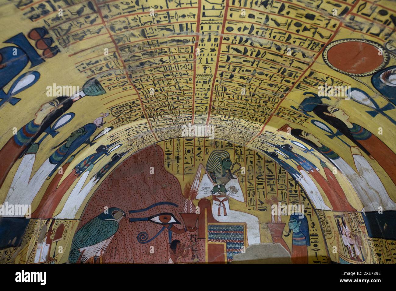 Eye of God Horus with Pharaoh at far end, Tomb of Pashedu, TT3, Deir el ...