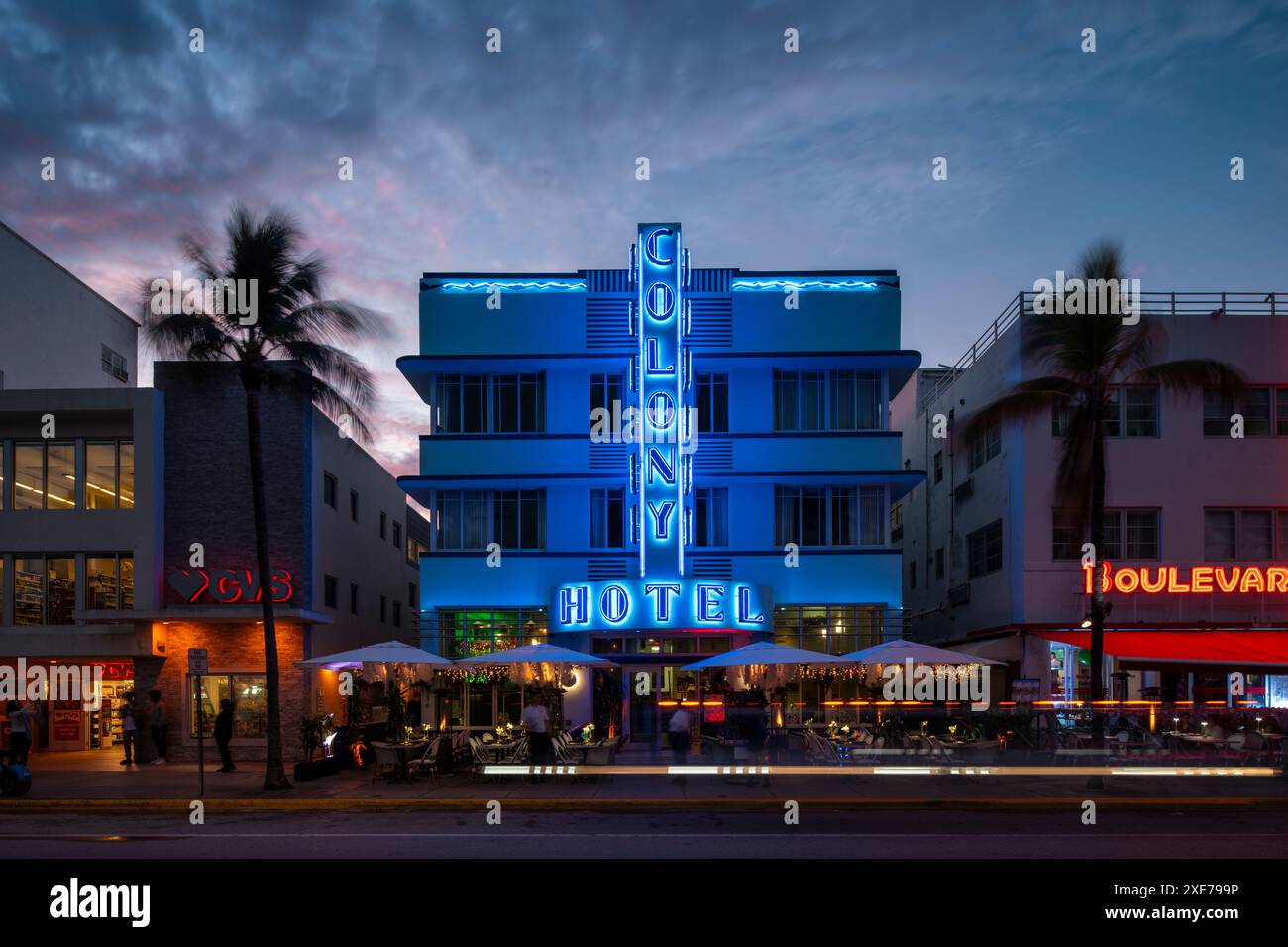 Art deco architecture of Ocean Drive at night, South Beach, Miami, Dade ...