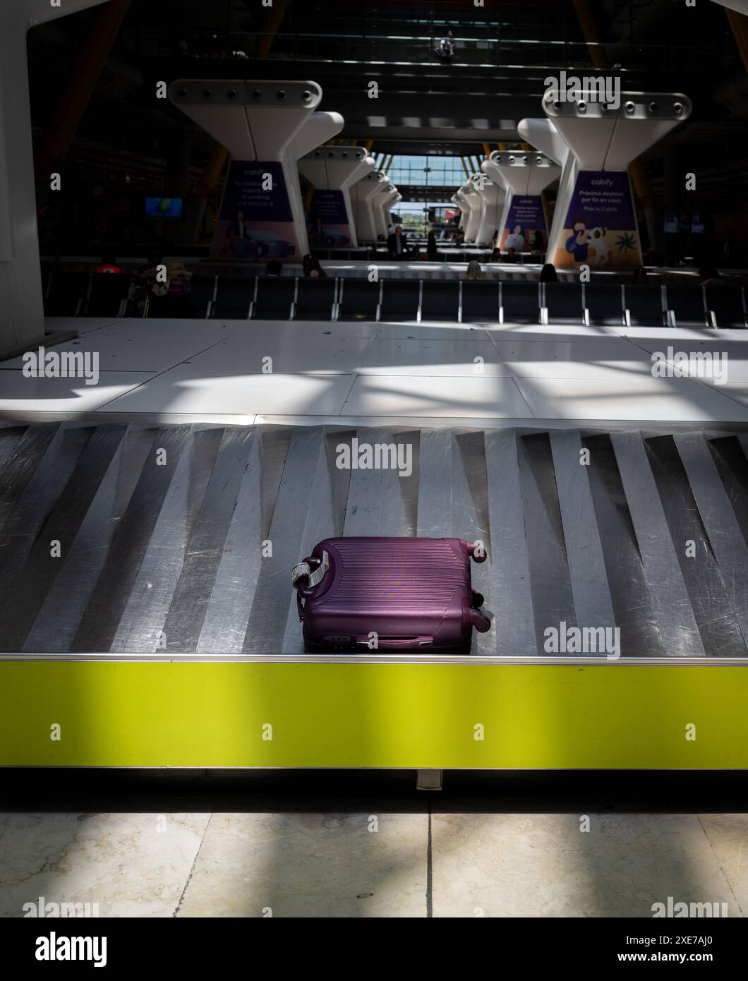 Baggage, suitcse, left on converyer belt at airport, lost luggage ...