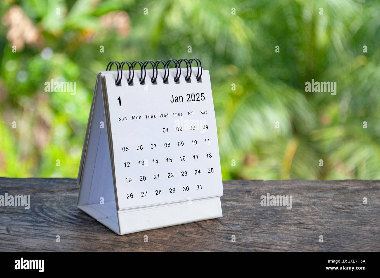 January 2025 white table calendar with outdoor background. Calendar ...