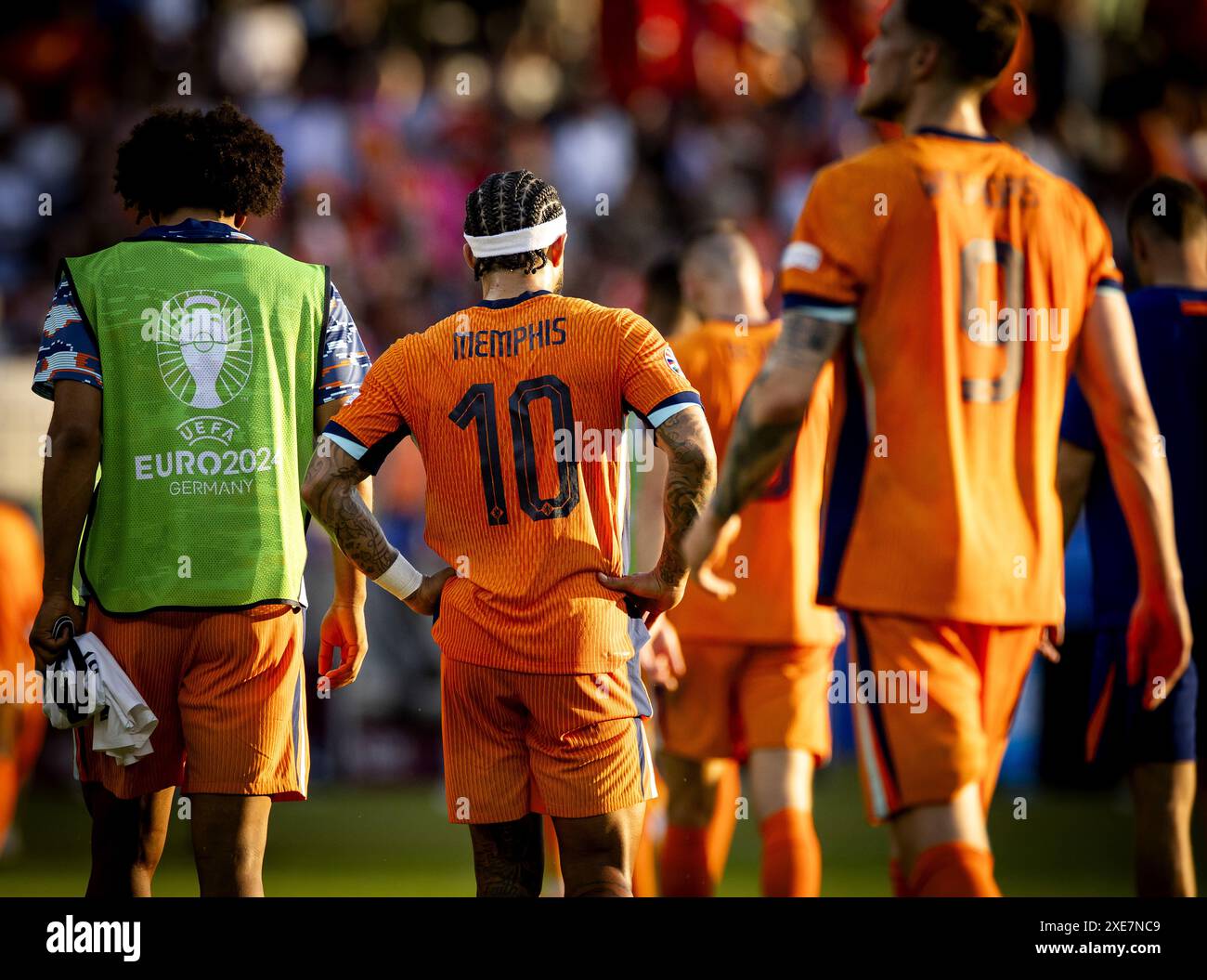 BERLIN - Joshua Zirkzee and Memphis Depay (l-r) after the UEFA EURO ...