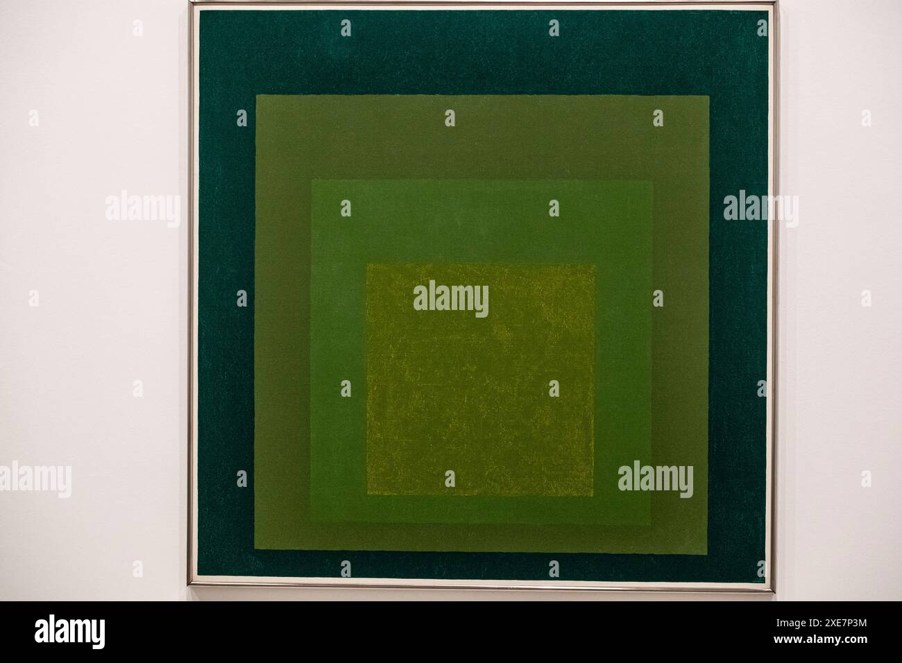 Study media hi-res stock photography and images - Alamy